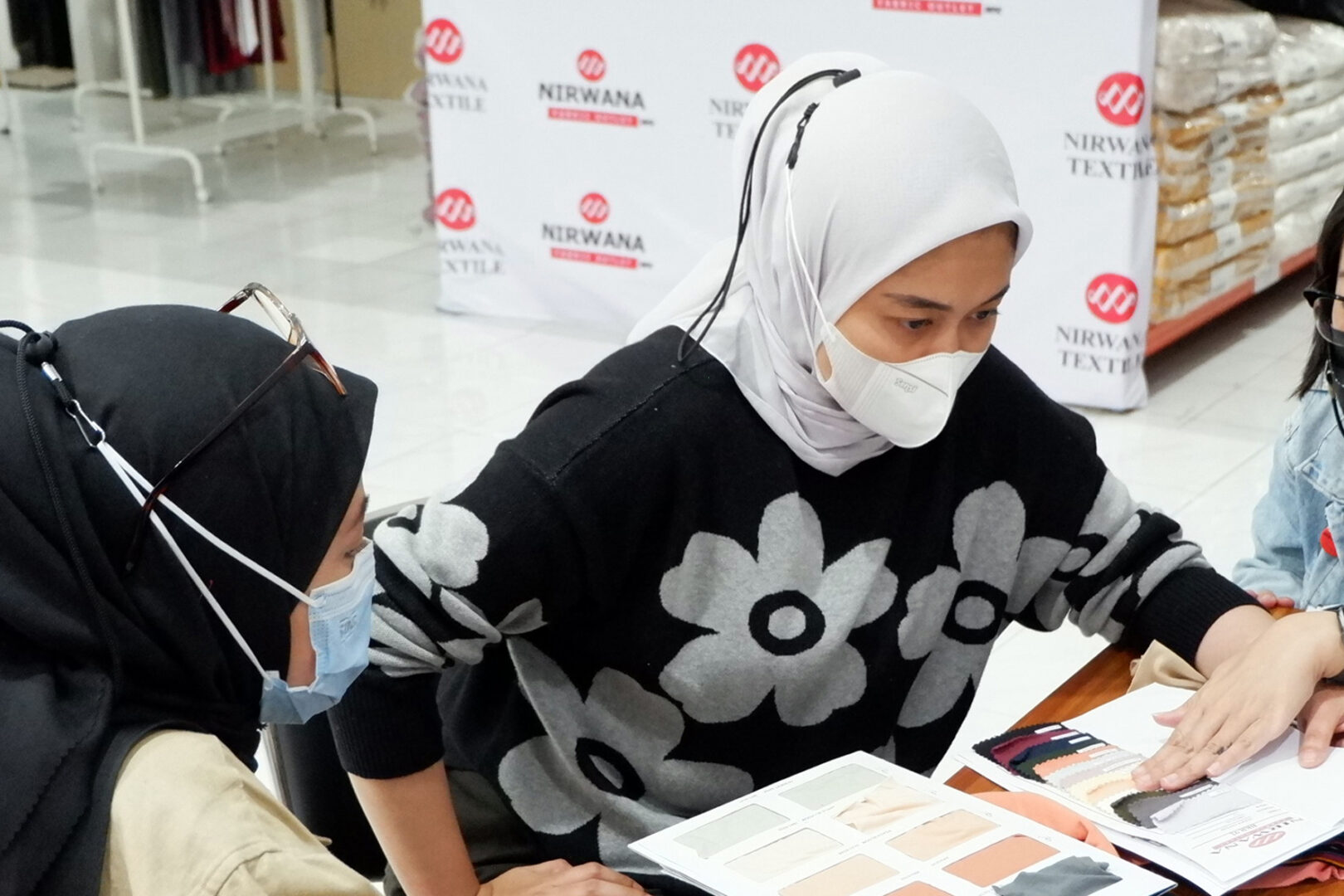 Mengenal Bahan Kain Kaos dan Karakternya! - Nirwana Textile - Toko ...