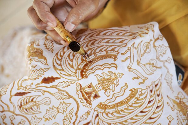 7 Karya Seni Batik Nusantara Terpopuler - NIRWANA TEXTILE